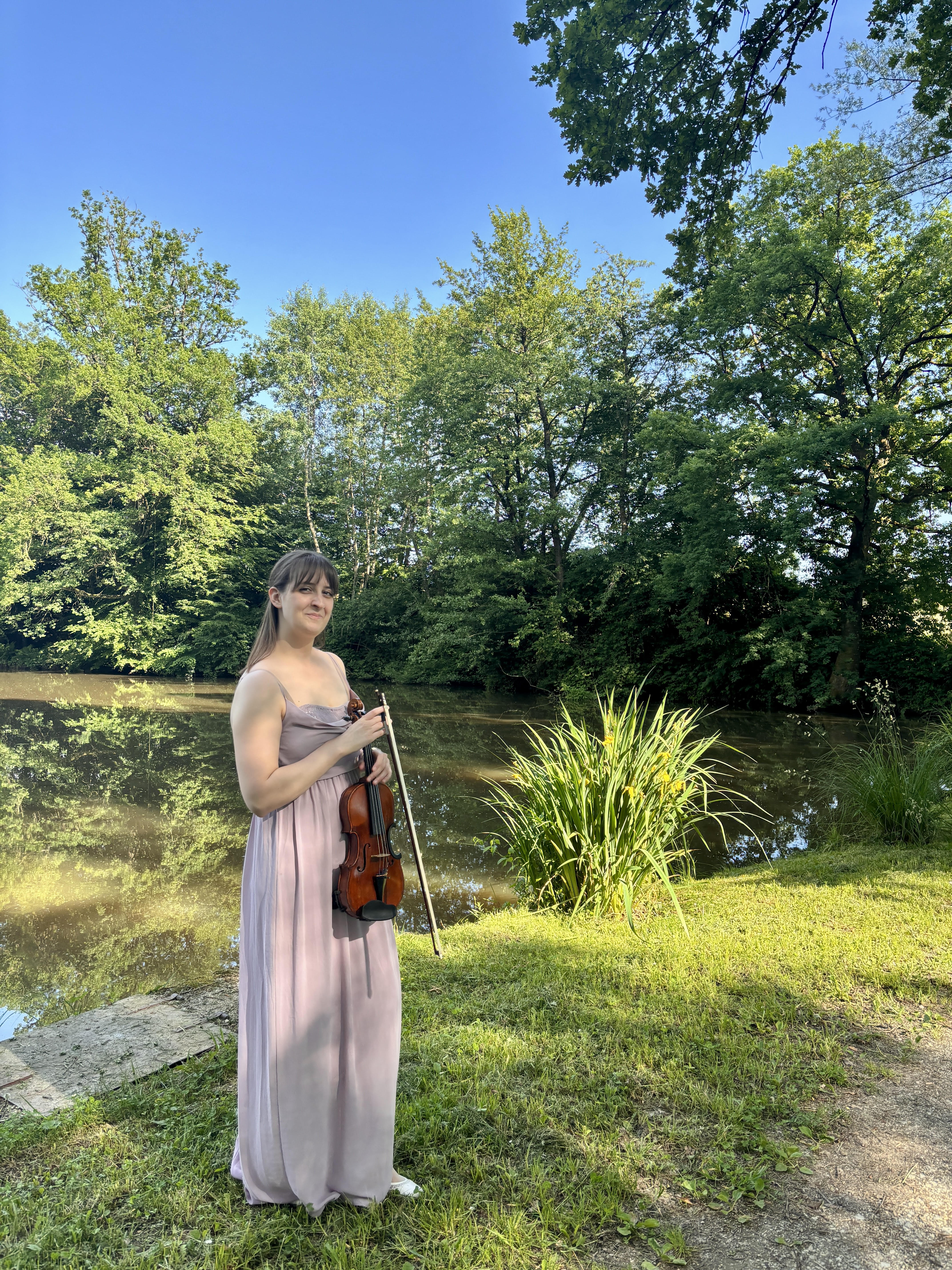 Urška Fon Violinist – IMKA CLASSICAL MUSIC & DANCE COMPETITION AND ...